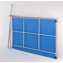 Mat gate climbing frame