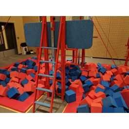 Height adjustable retractable platform