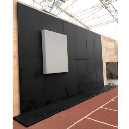 Indoor athletics throwing walls